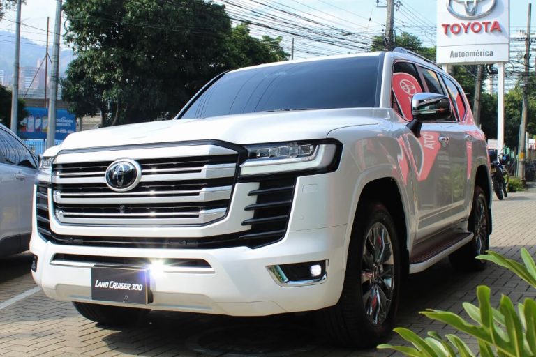 Toyota Land Cruiser 300 - Autoamerica